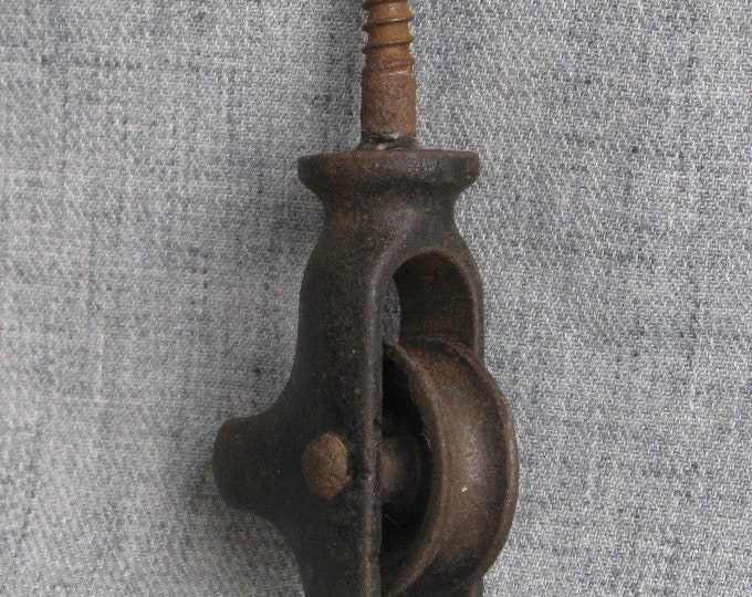 Vintage Pulley Screw in Salvaged Hardware Rope Pulleys Home Decor ...
