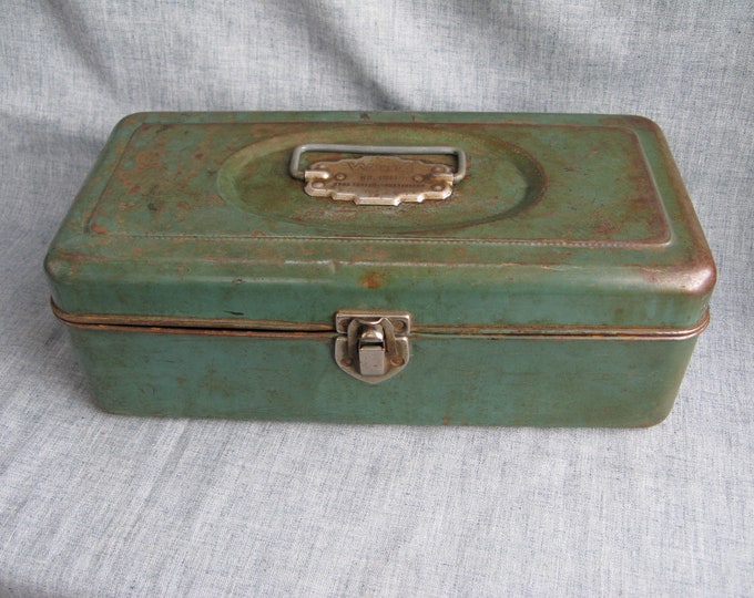 Vintage Metal Tackle Box Utility Box WTG Work Tested Guaranteed Toolbox ...
