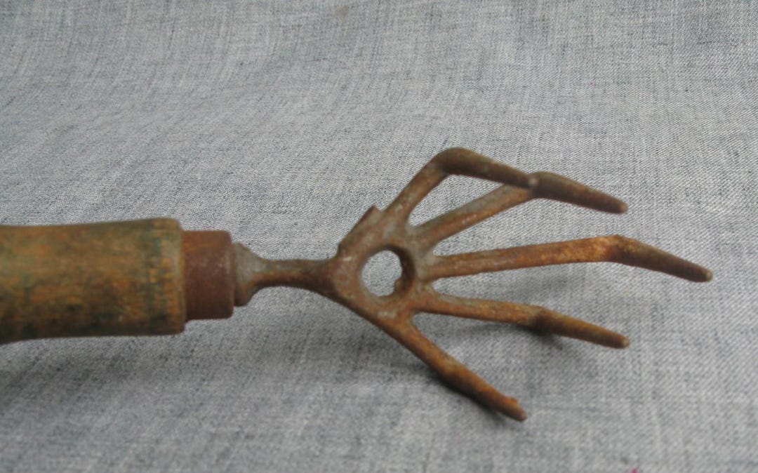 Vintage Garden Rake 5 Prong Cultivator Hand Tool Wood Handle Garden ...