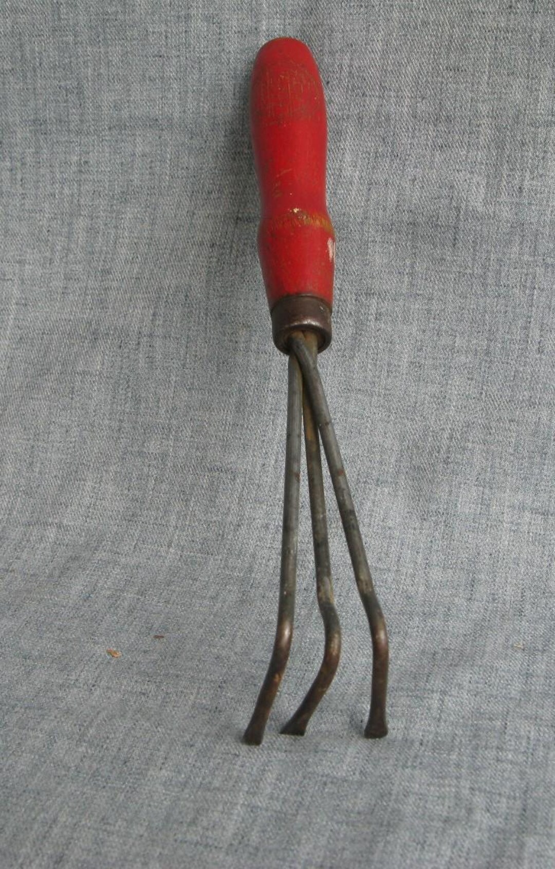 Vintage Garden Rake Weed Ez 3 Prong Cultivator Hand Tool Red Wood ...