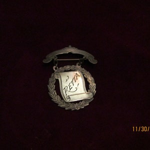 1920s "retta" Name Brooch Dangling Brooch Gorgeous - Etsy