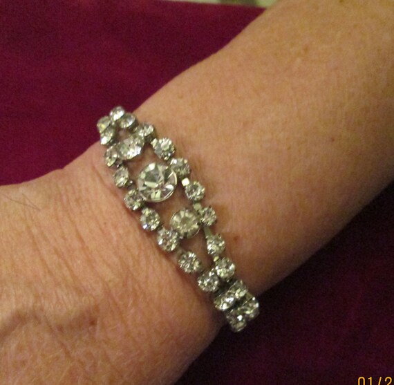 60s Rhinestone Bracelet Delicate Pretty - Gem