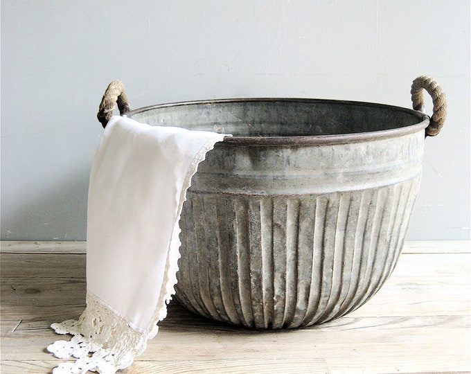 Vintage Metal Bucket With Rope Handles - Etsy