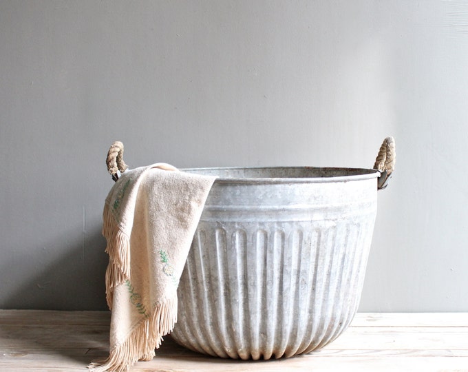 Vintage Metal Bucket With Rope Handles - Etsy