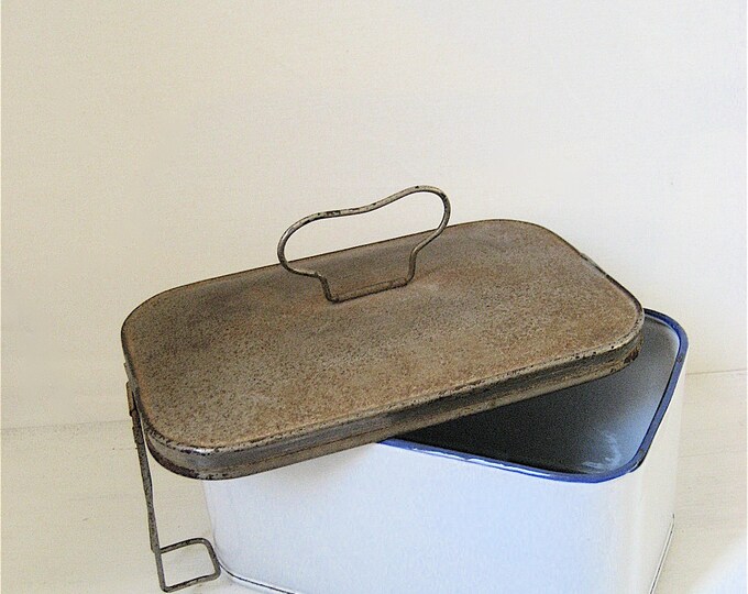 R E S E R E D Vintage French Enamel Lunchbox - Etsy