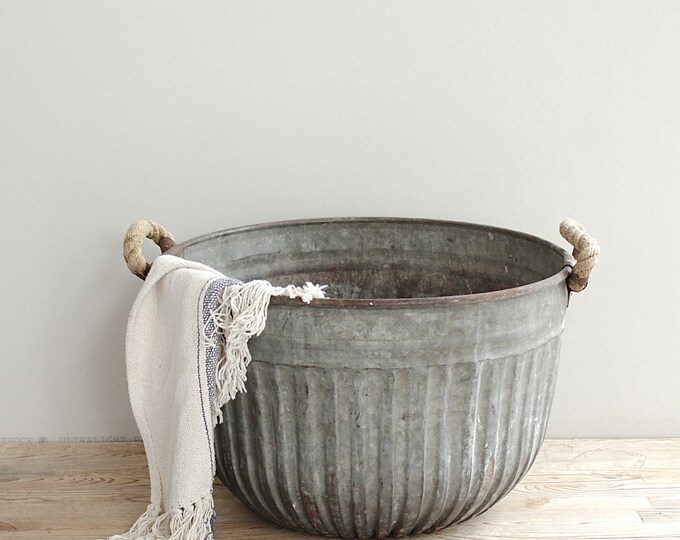 Vintage Metal Bucket With Rope Handles - Etsy