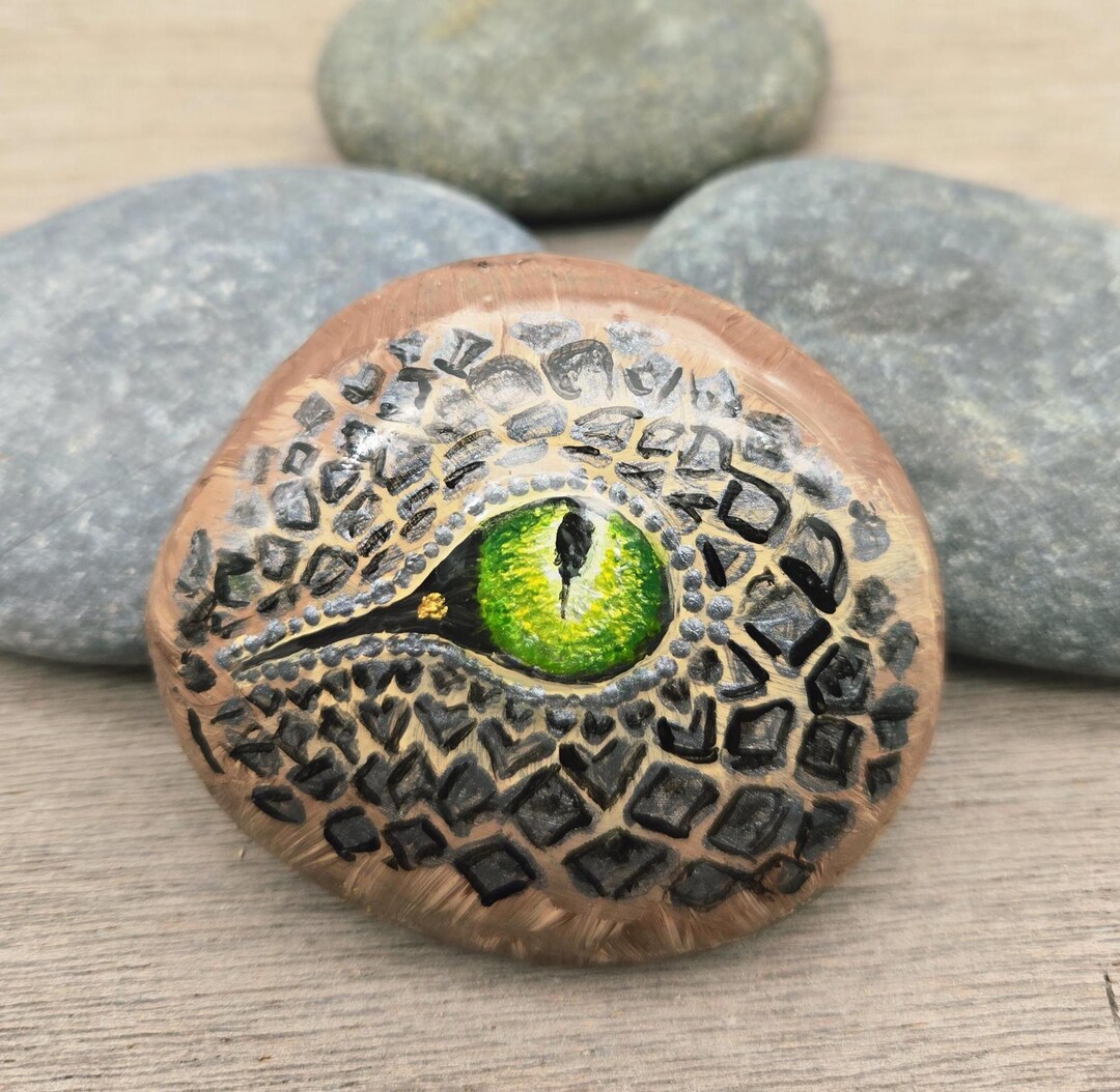 Dragon Eye Lizard Eye Hand-painted Rock, Unique Garden Decor (3 X 2.5 ...