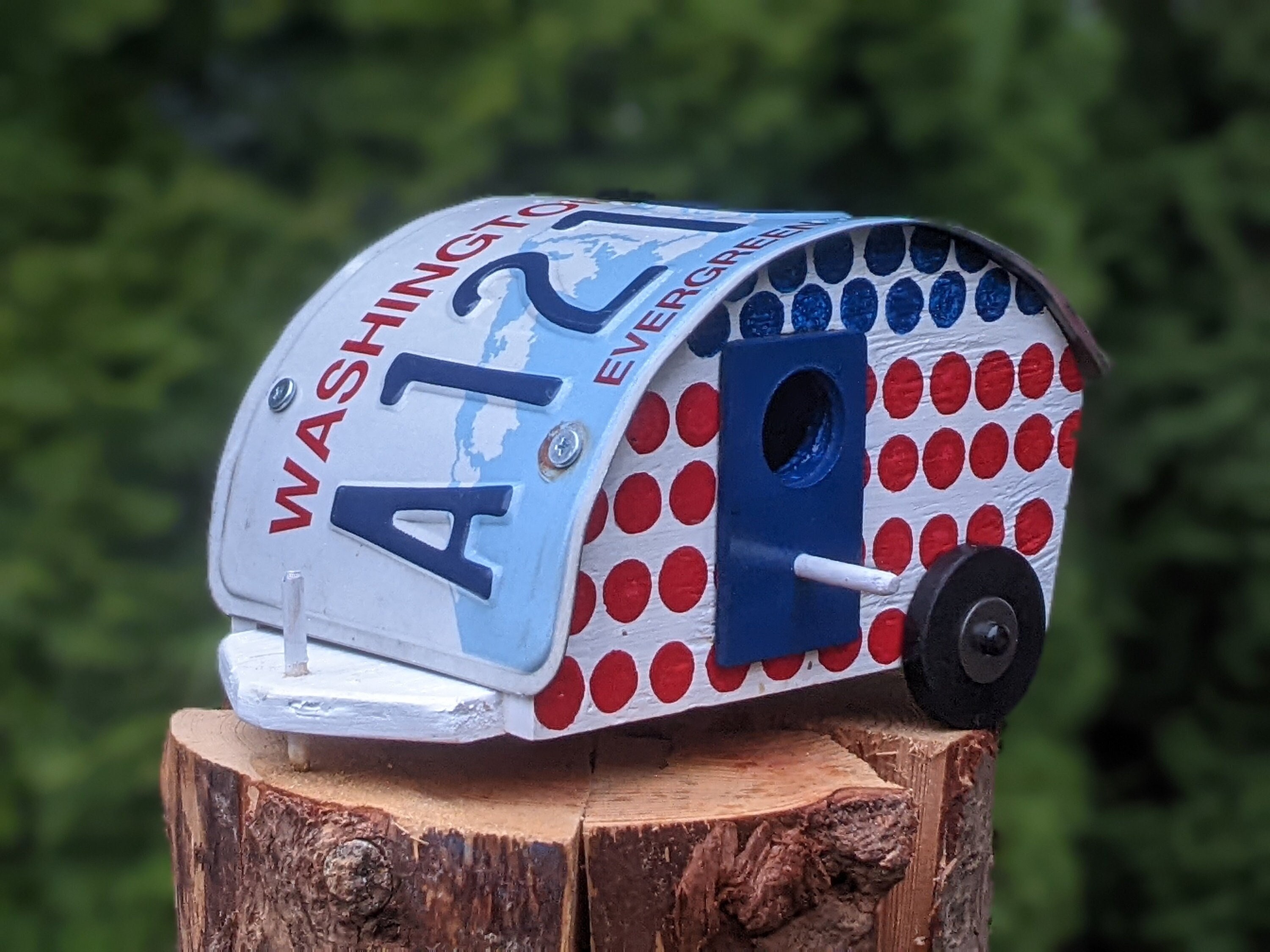 Birdhouse, Camper Trailer With Patriotic Red and Blue Dots, License ...