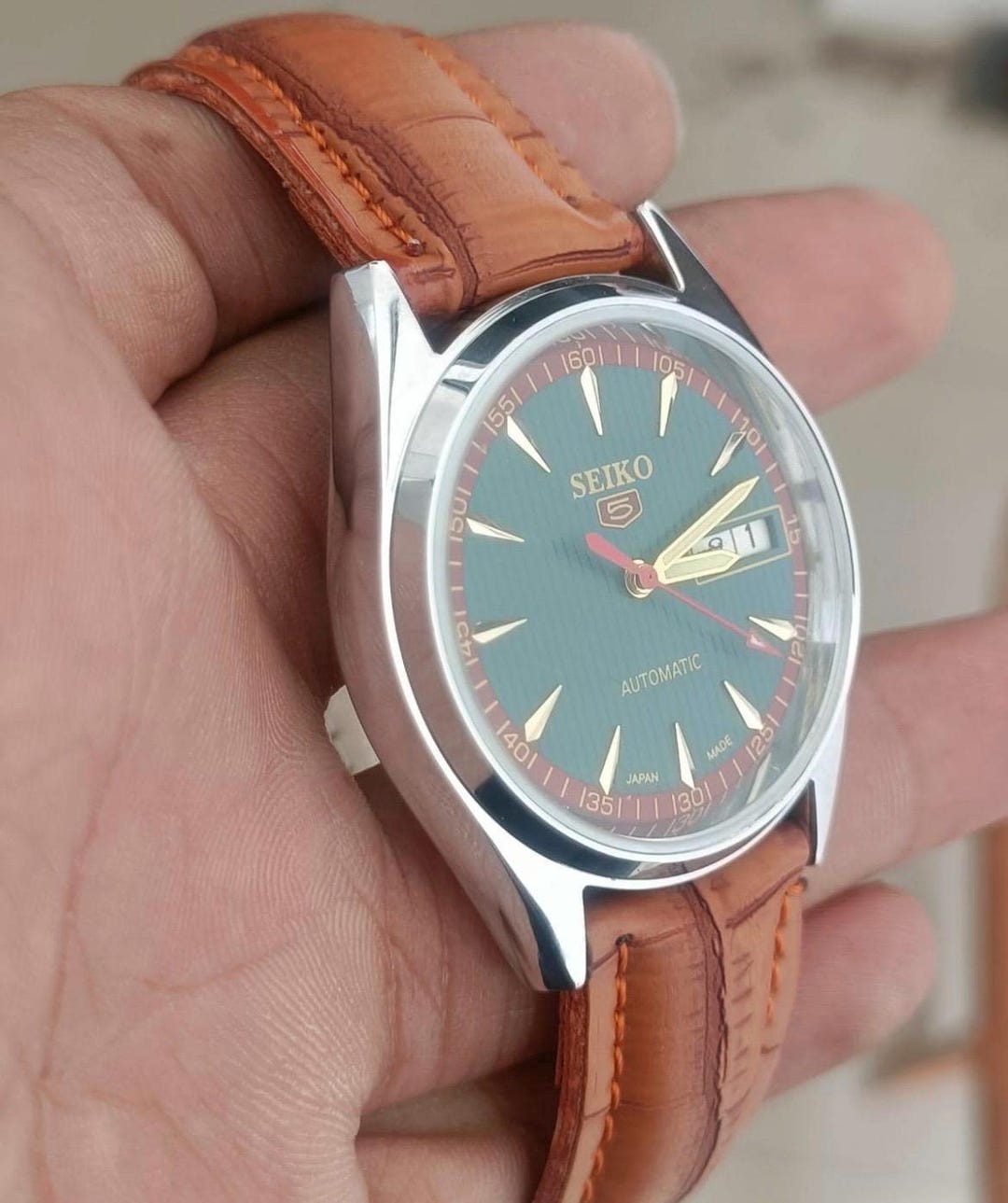 Refurbished Seiko 5 Automatic Watch, Green Dial, Vintage Japan Made - Etsy