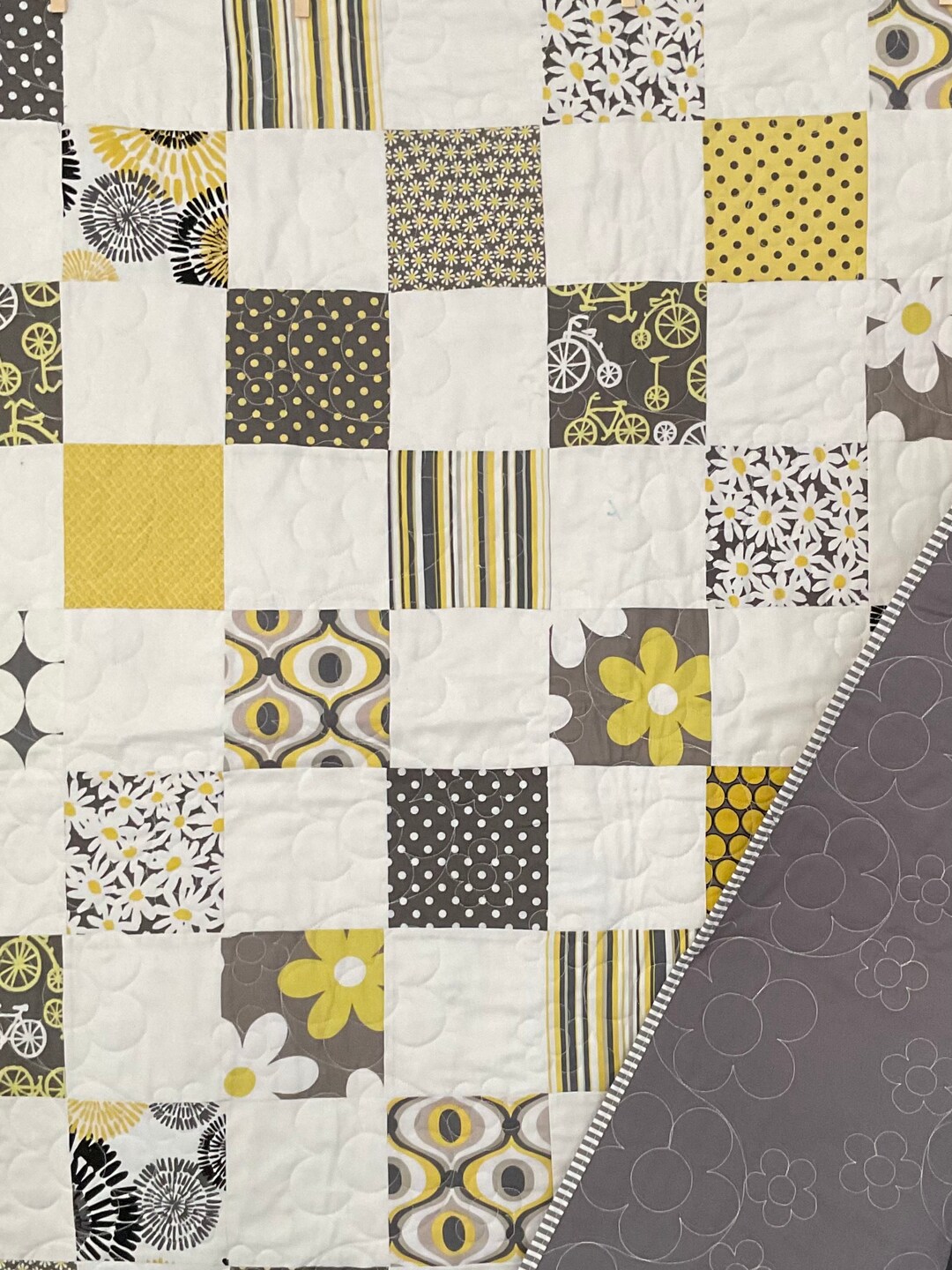 Retro Sunshine Daisy Patchwork Quilt Colorful Neutral Fun Strip Daisy ...