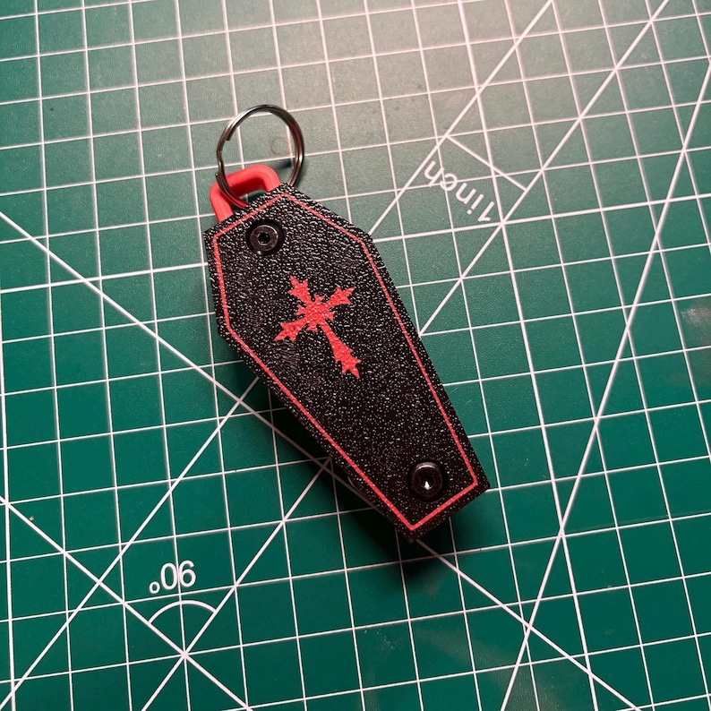 Gothic Coffin Keychain/key Organizer | Customizable | Dnd | Alternative ...
