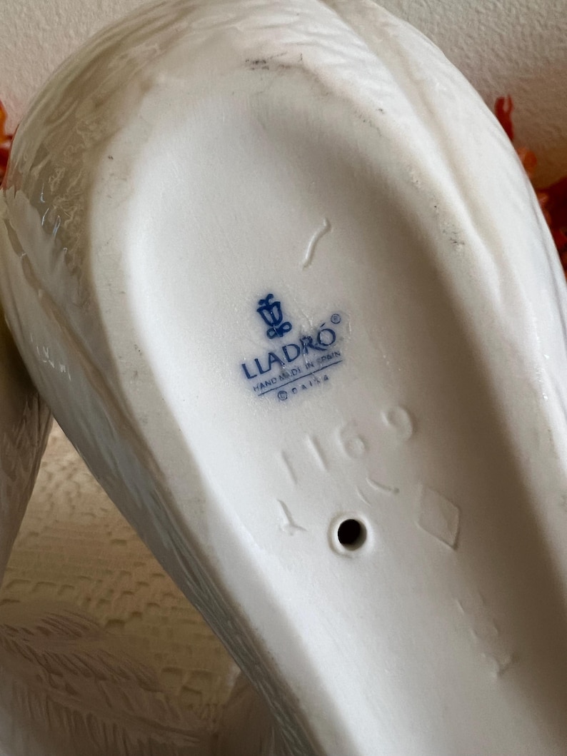 Vintage Lladró “kissing Doves” Porcelain Figurine | Handcrafted in ...
