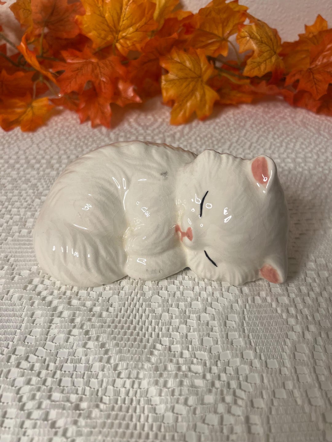 Sleeping Cat Figurine, White. Vintage Condition With Crazing. - Etsy