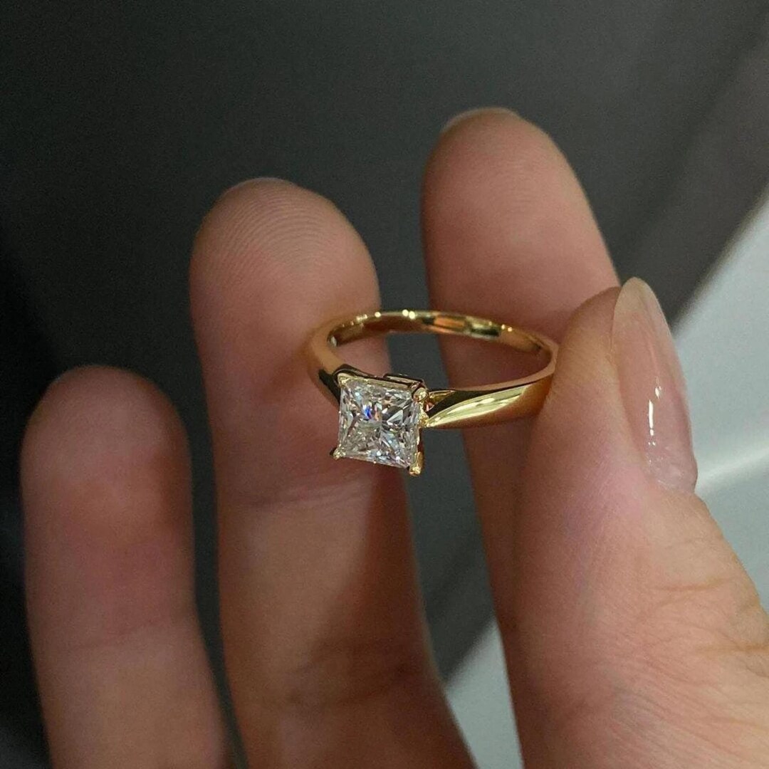 Dainty 3.00 CT Princess Cut Solitaire Moissanite Ring, Tapered Shank ...