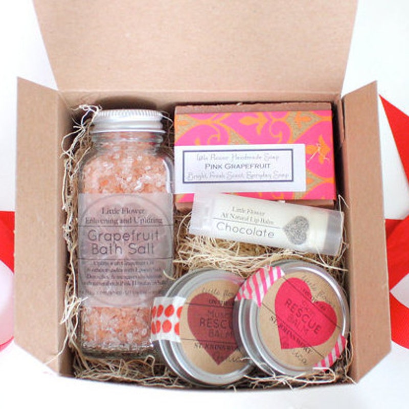 Romantic Gifts - 60+ Gift Ideas for 2025