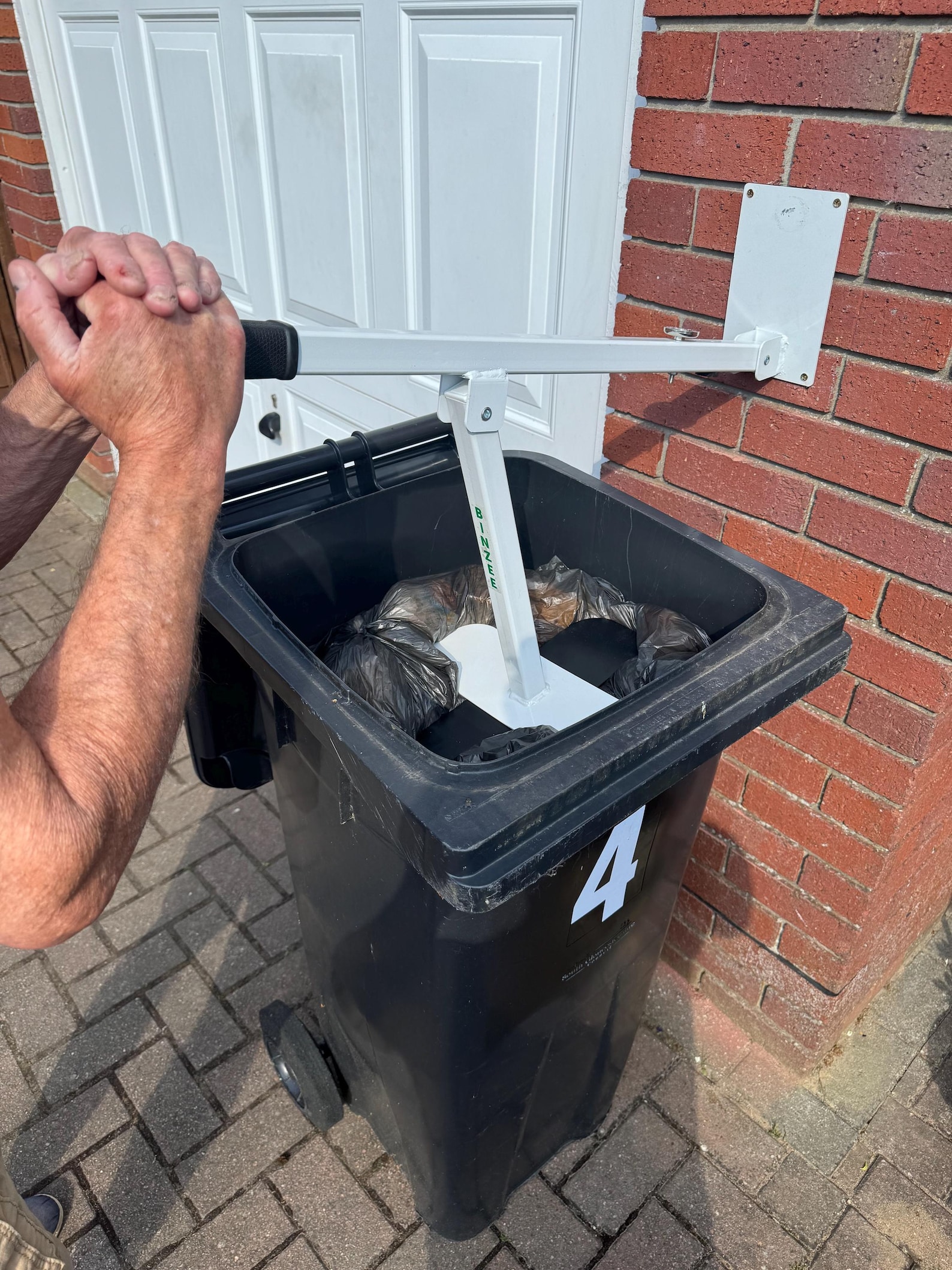 Binzee Bin Rubbish Compactor: Eco-friendly Waste Reduction Tool, UK ...