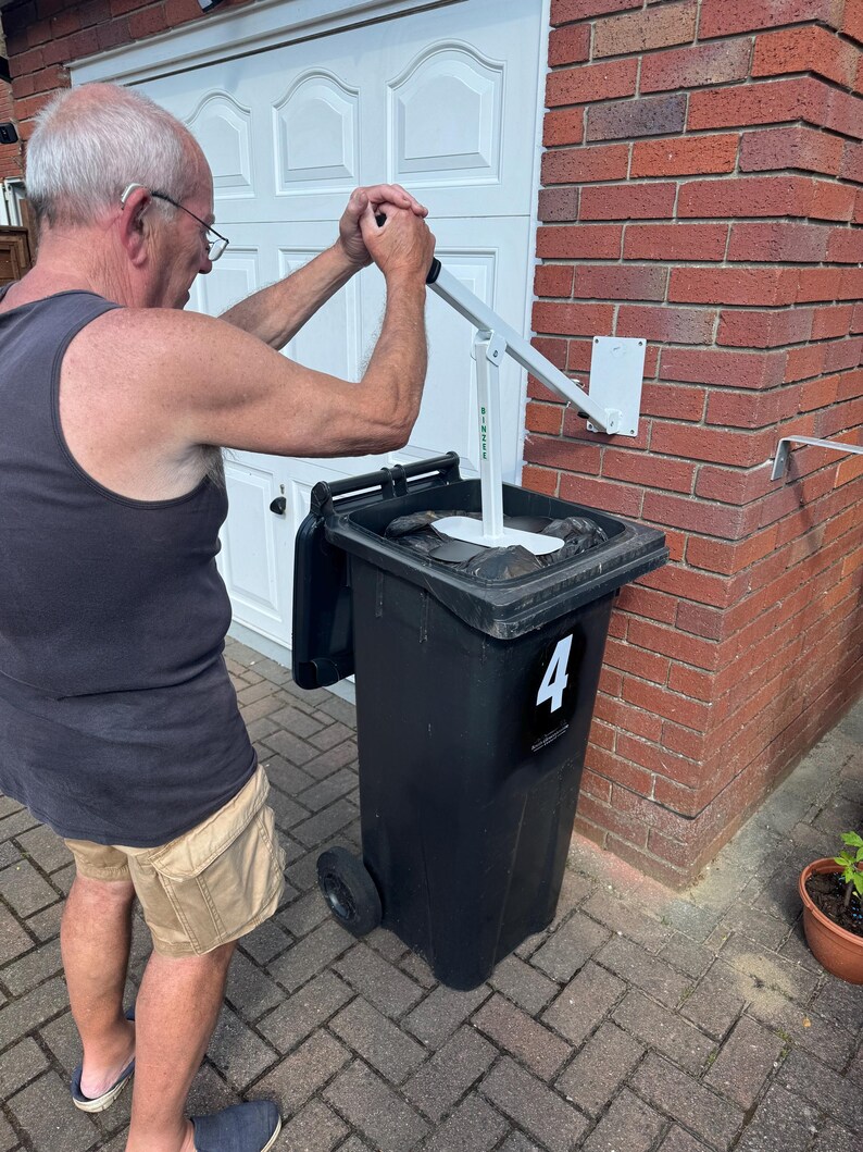 Binzee Bin Rubbish Compactor: Eco-friendly Waste Reduction Tool, UK ...