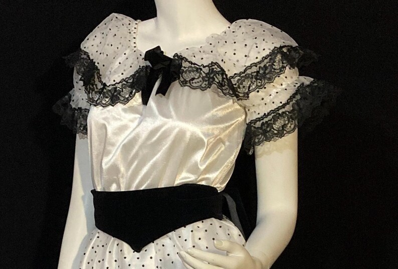 Vintage Adult Living Doll Costume, Pretty Lady, Antebellum Lady, V-line ...
