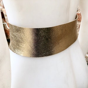 GOLD Metallic Leather Waist Belt With Large Round Buckle. Soft Leather ...