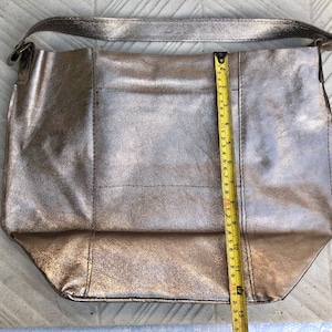 Slouch Leather Bag in SILVER Metallic Leather. SILVER Hobo Shoulder Bag ...