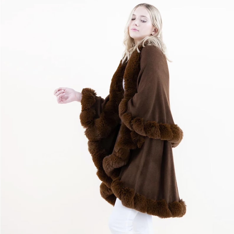 Bruine cape van imitatiebont: elegante wintersjaal - Etsy Nederland