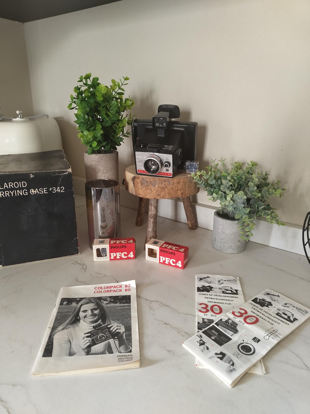 Polaroid Colorpack 80 - Vintage 1970s Camera With Accessories and ...