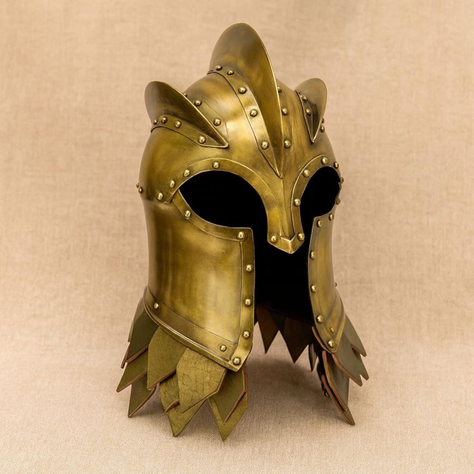 Handmade Kings Guard Armor: Golden Medieval Costume for Cosplay & LARP ...
