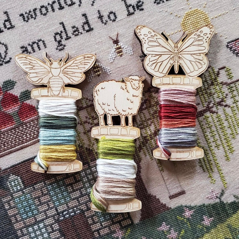 HEARTSTRING SAMPLERY Butterfly Bee Sheep Thread Bobbins Counted Cross ...
