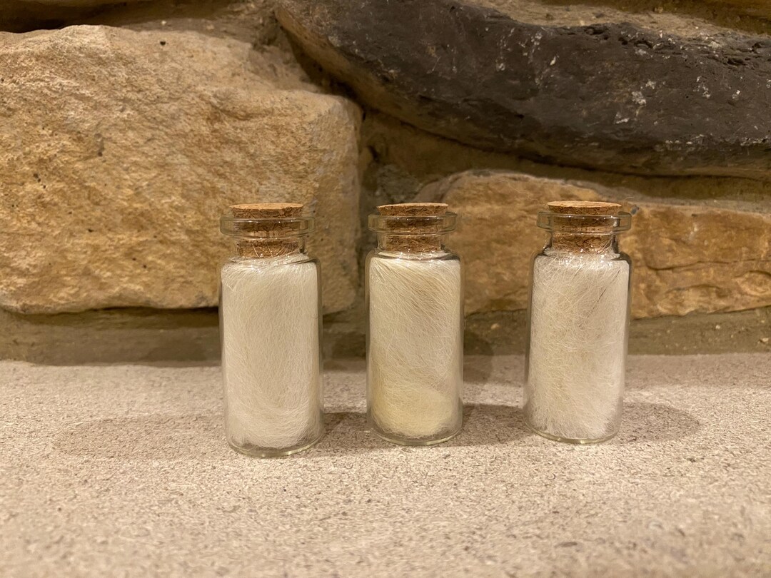 3 Authentic Artic Fox Fur in 10ml Glass Vial Oddity Decoration ...