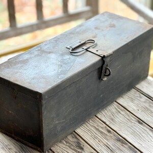 Vintage Metal Tool Box-industrial Decor - Etsy