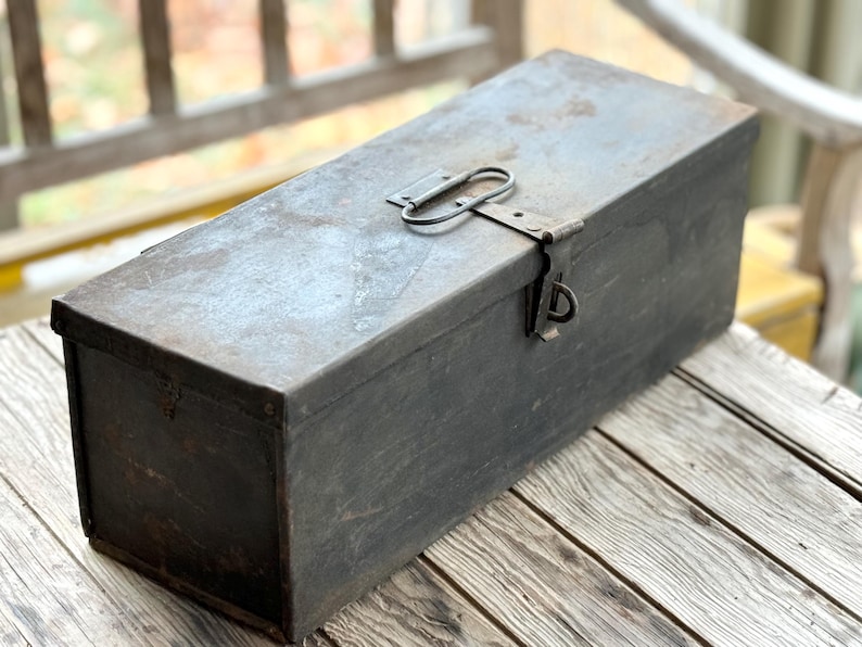 Vintage Metal Tool Box-industrial Decor - Etsy