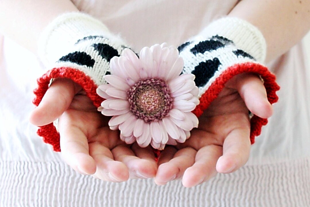 Vampolka Mitts Knitting Pattern PDF – Fingering Weight Statement Mitts ...