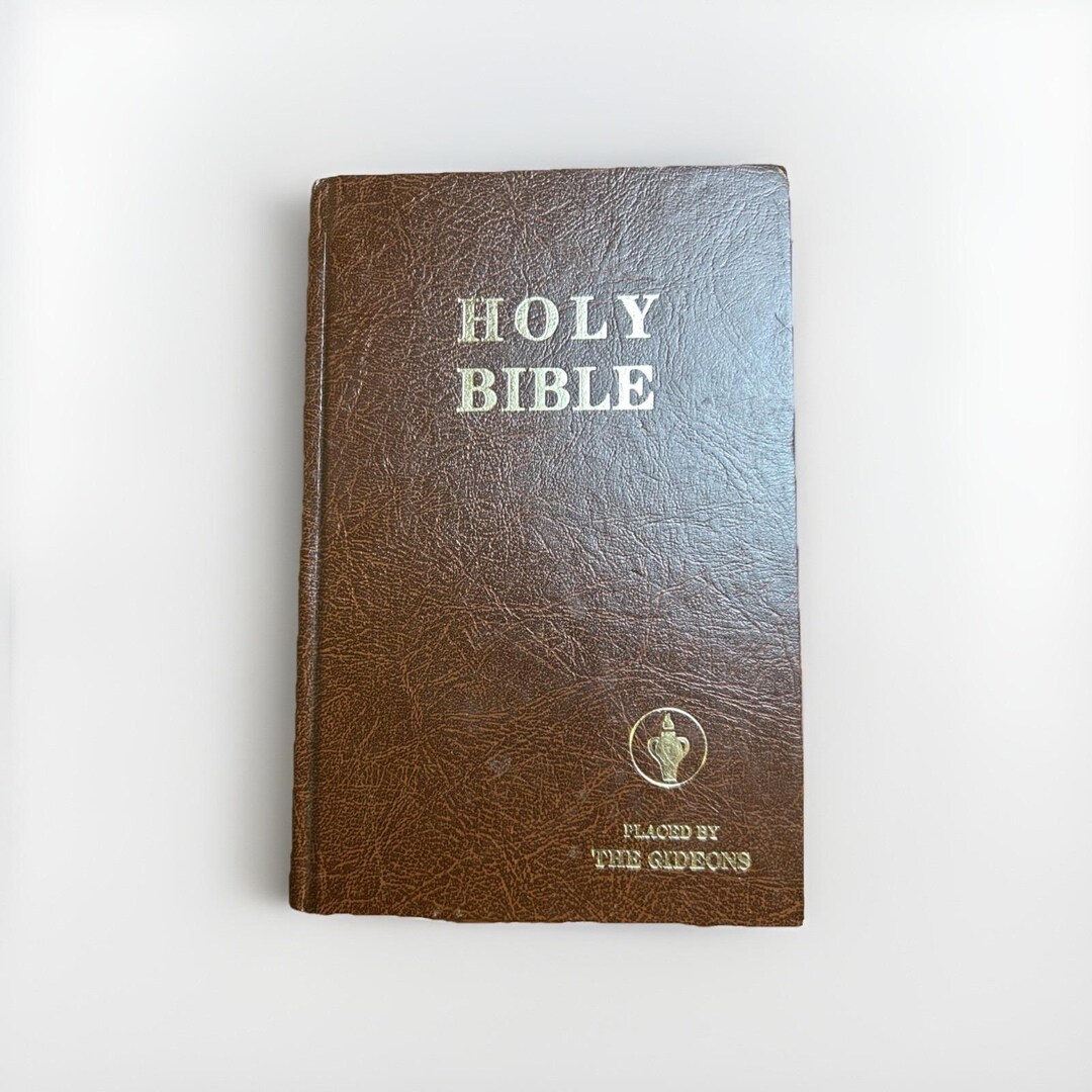 HOLY BIBLE Placed by the GIDEONS. 1982. Old and New Testament ...