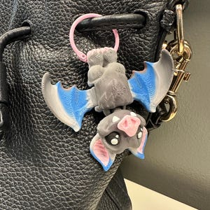 3D Printed Bat Keychain – Spooky Halloween Bag Charm, Handmade - Etsy