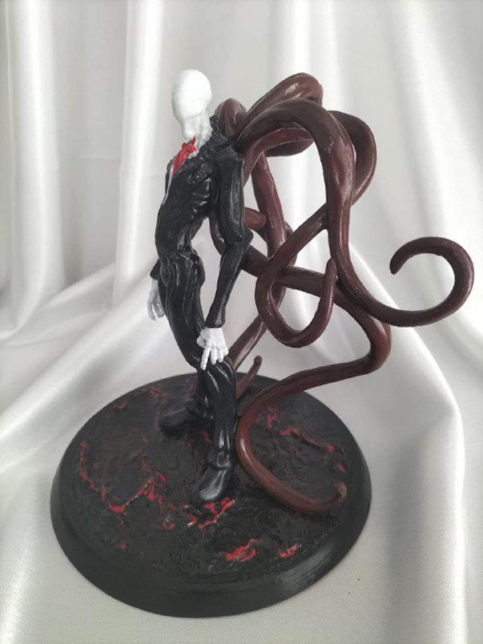 Slenderman Figure: Handmade Gothic Horror Decor, 3D Printed - Etsy