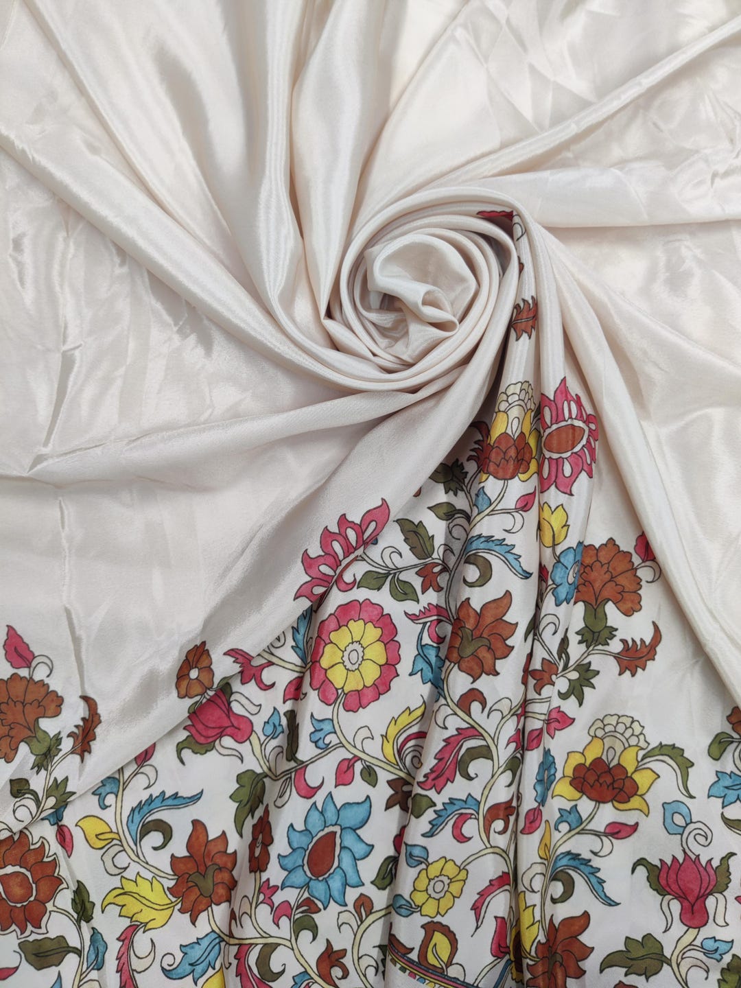 Cream Floral Crepe Silk Fabric 44-inch Wide Designer Soft Draping ...