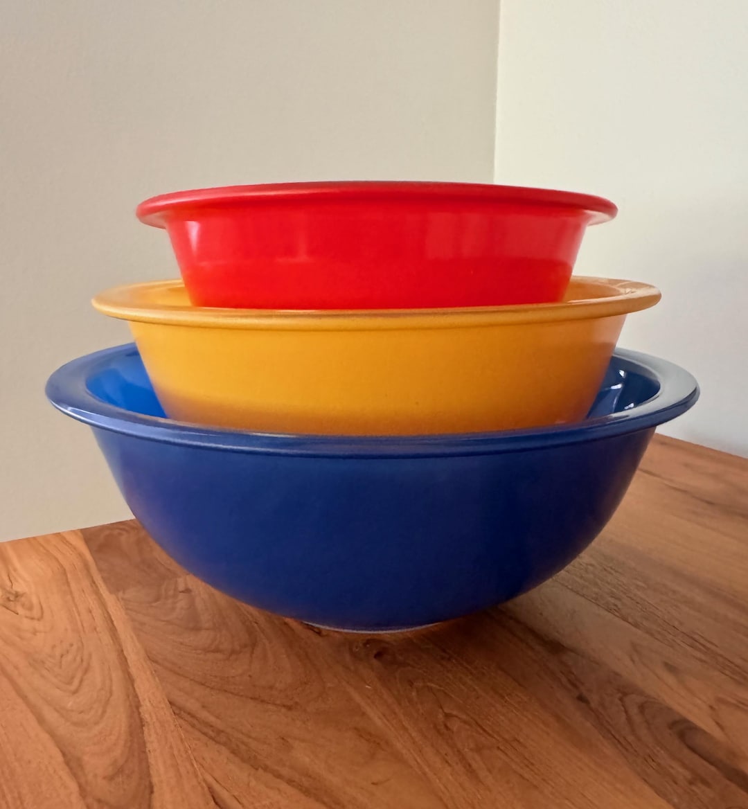 Vintage 1980's PYREX Glass Primary Colors 3 Bowl Set - Etsy