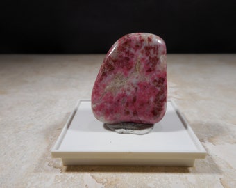 Thulite | Etsy