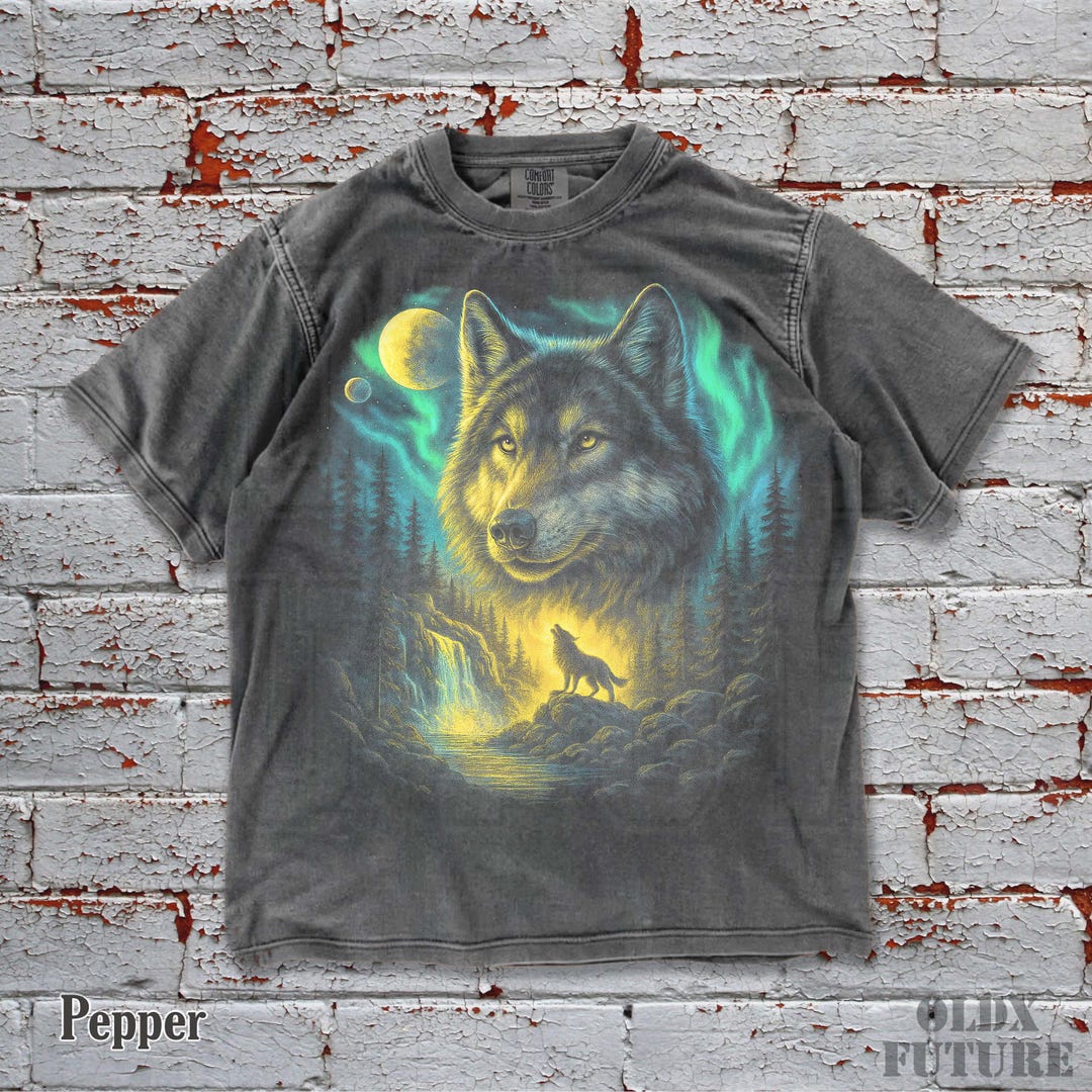 Vintage Wolf Graphic Tee: Comfort Colors 90s Style T-shirt - Etsy