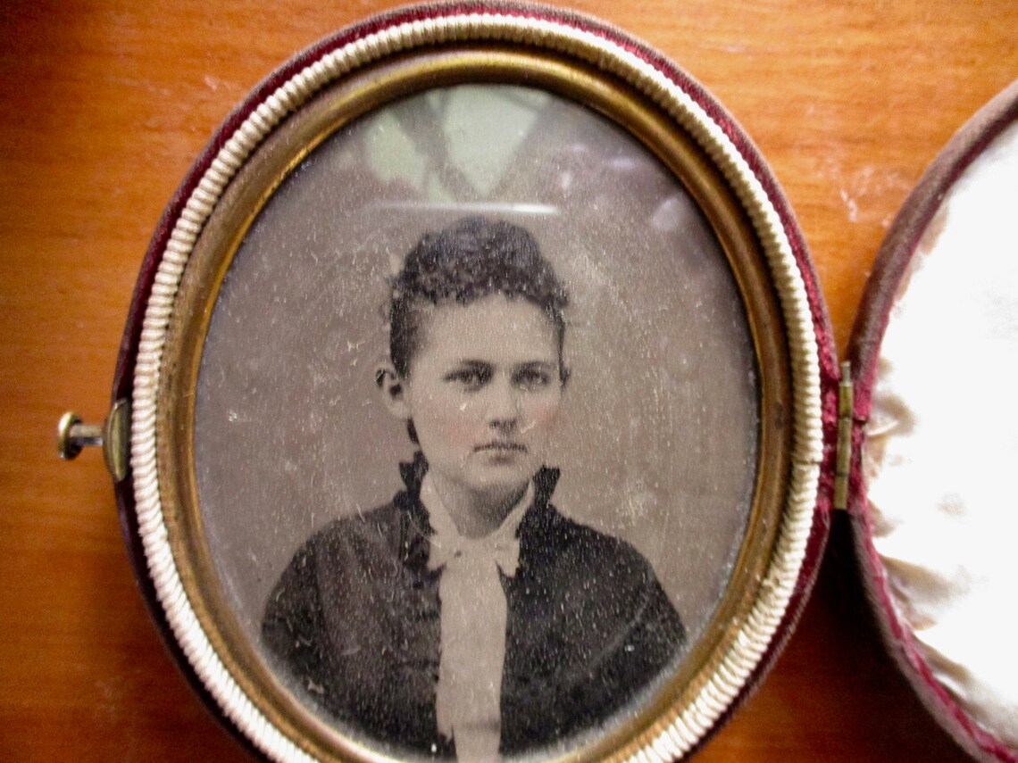Antique Tintype Photo in Oval Frame With Glass - 1800s, 1900s, Woman ...