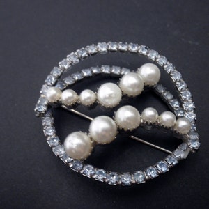 Vintage Pearl and Blue Rhinestone Pin - Etsy