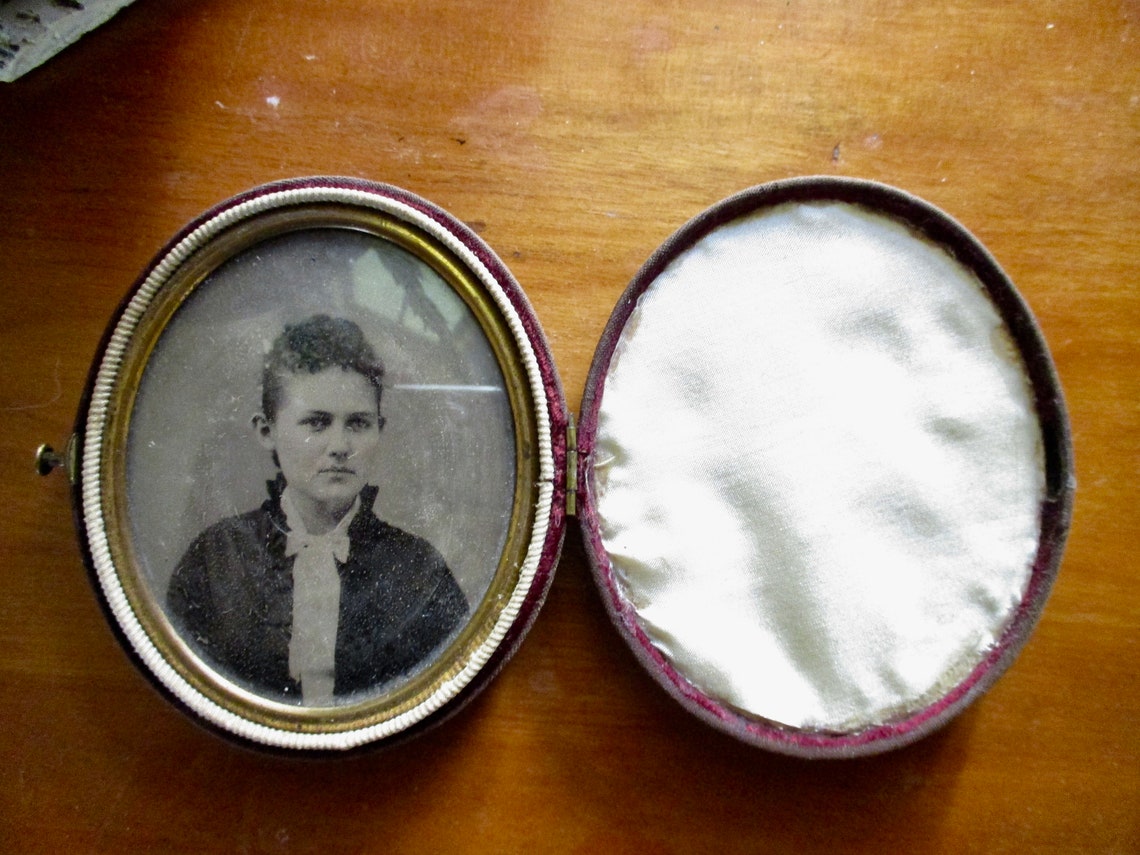 Antique Tintype Photo in Oval Frame With Glass - 1800s, 1900s, Woman ...
