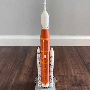 Artemis Space Launch System (SLS) Rocket Model With Magnetic Detachable ...