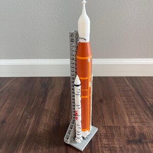 Artemis Space Launch System (SLS) Rocket Model With Magnetic Detachable ...