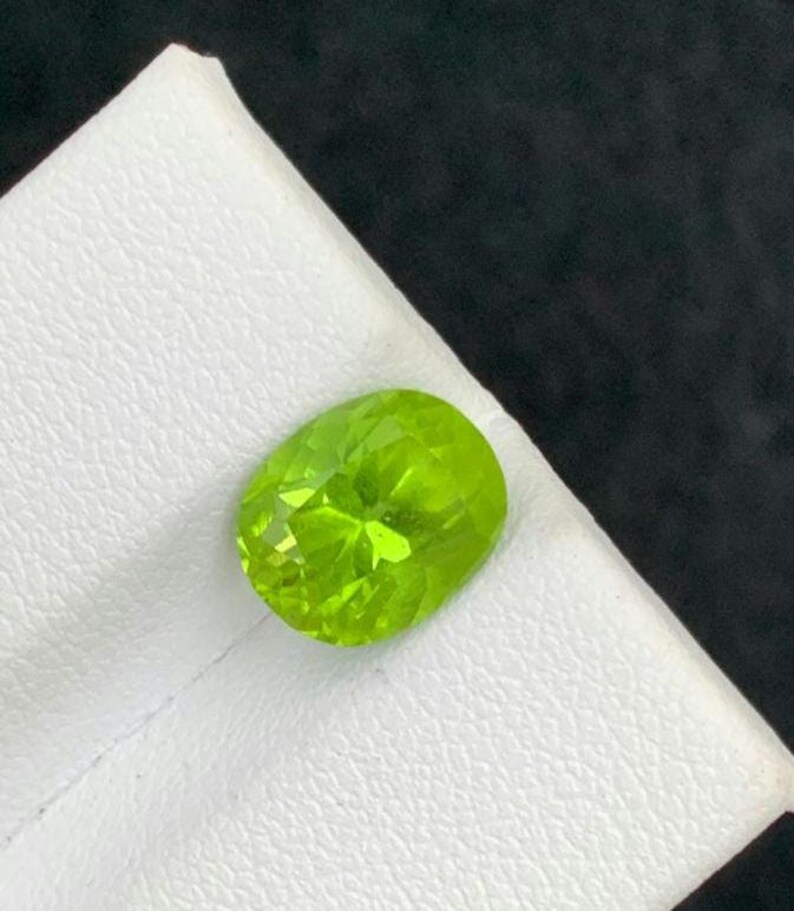 Beautiful Natural Apple Green Peridot 2.95 Cts Untreated Loose Gem ...
