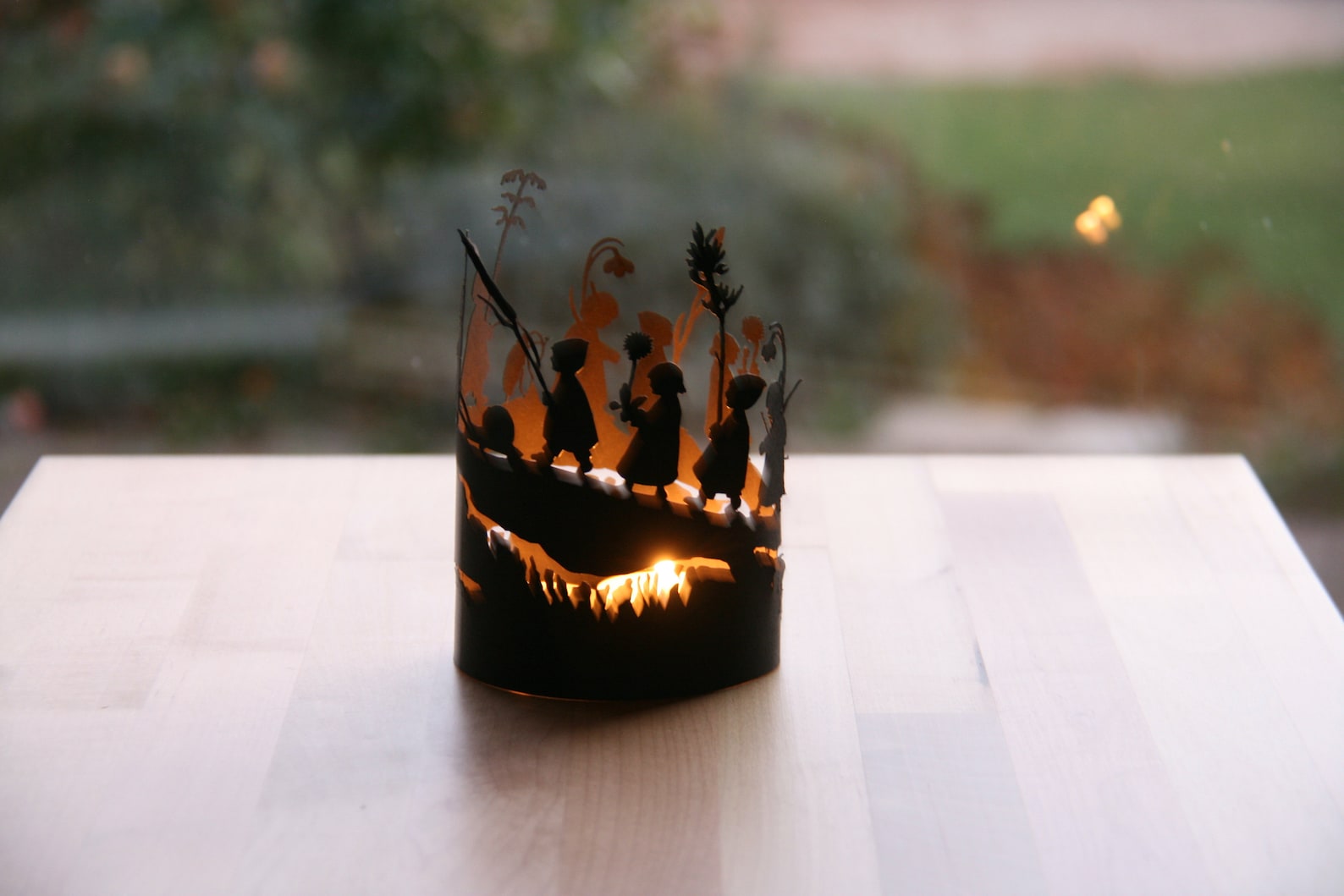 Root Children / Tealight Lantern / Shadow Play / Winter / Lantern ...