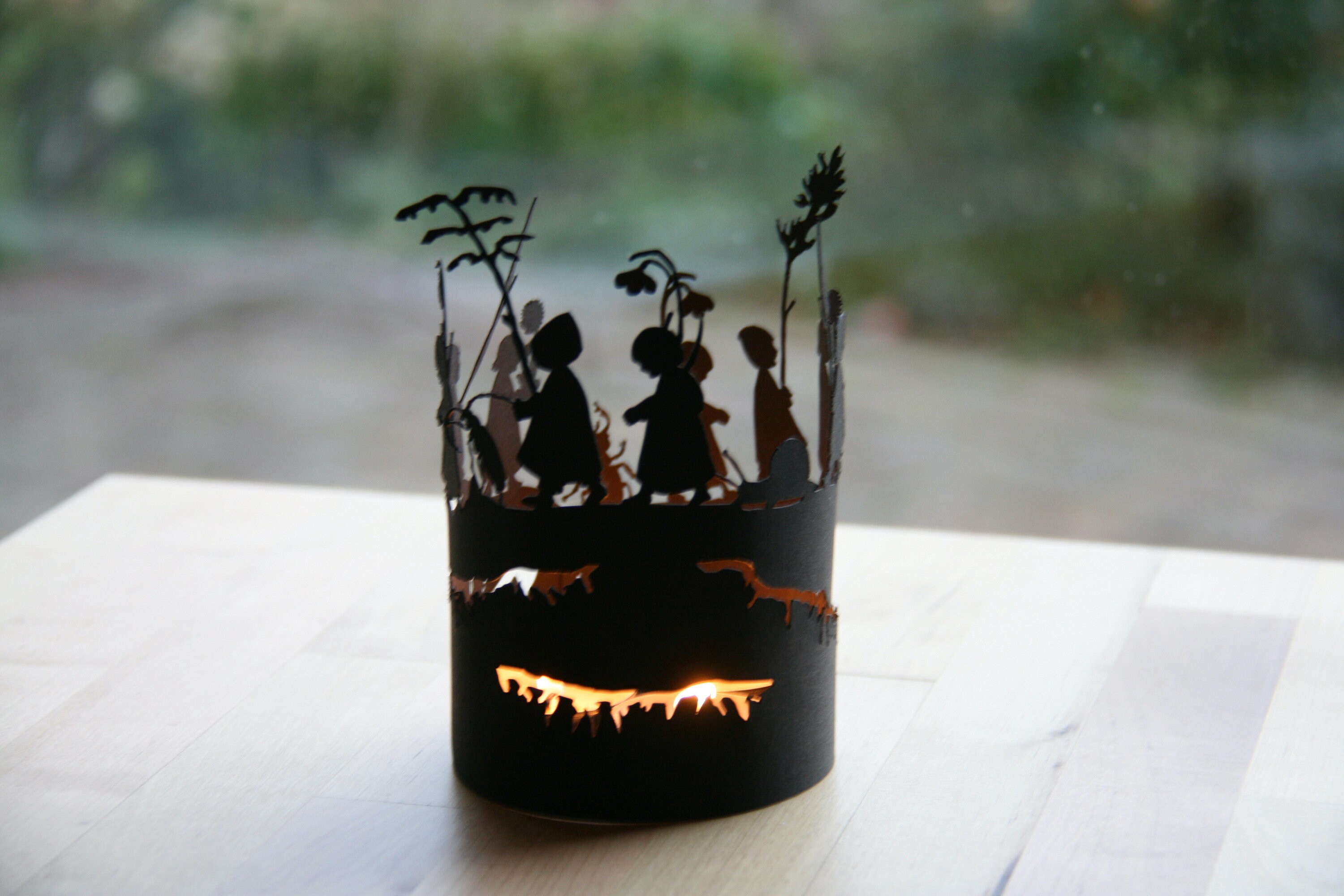 Root Children / Tealight Lantern / Shadow Play / Winter / Lantern ...