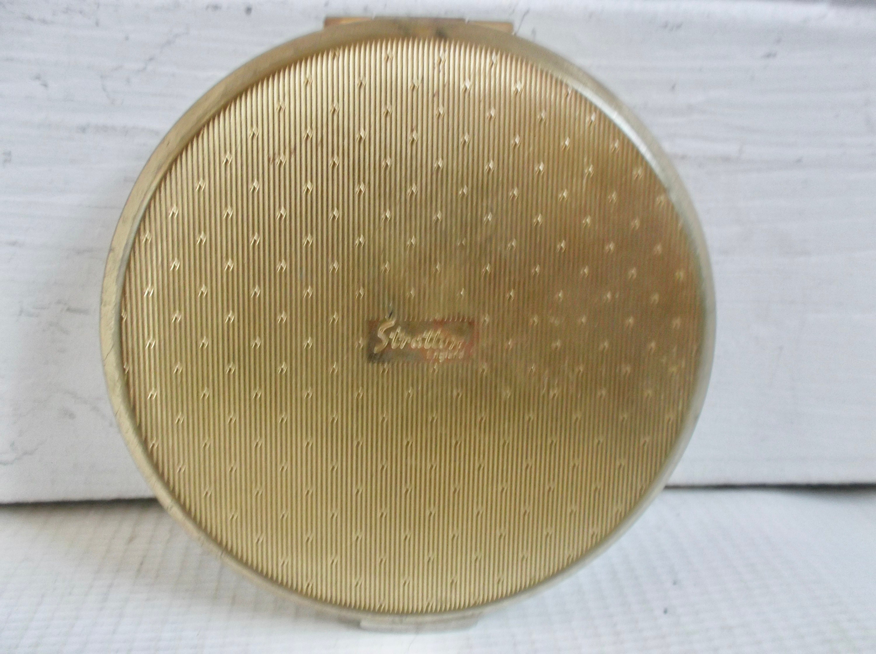 Vintage Stratton Gold Powder Compact With Mirror Romantic Lovers ...