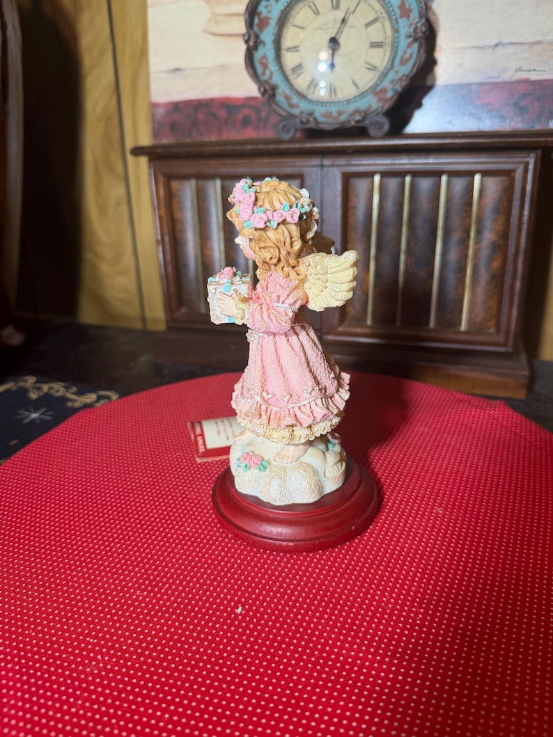 House of Lloyd “the Giving Angel” Christmas Figurine 1996 Holiday Decor ...