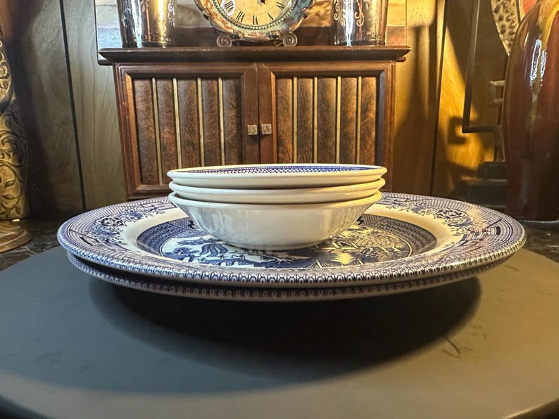 Vintage Churchill Blue Willow 5-piece China - Etsy